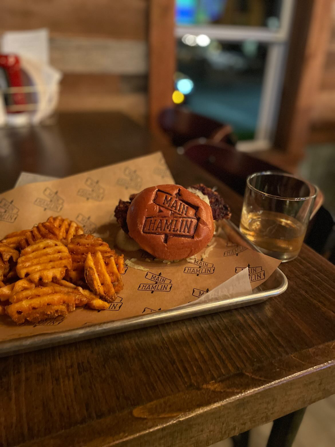 The Bar at Main & Hamlin – Neighborhood Bar & Restaurant